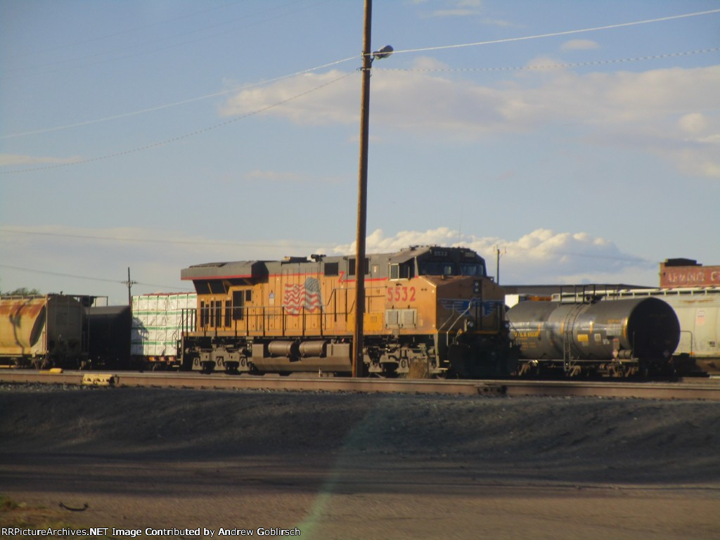 UP 5532 + UTLX 61338